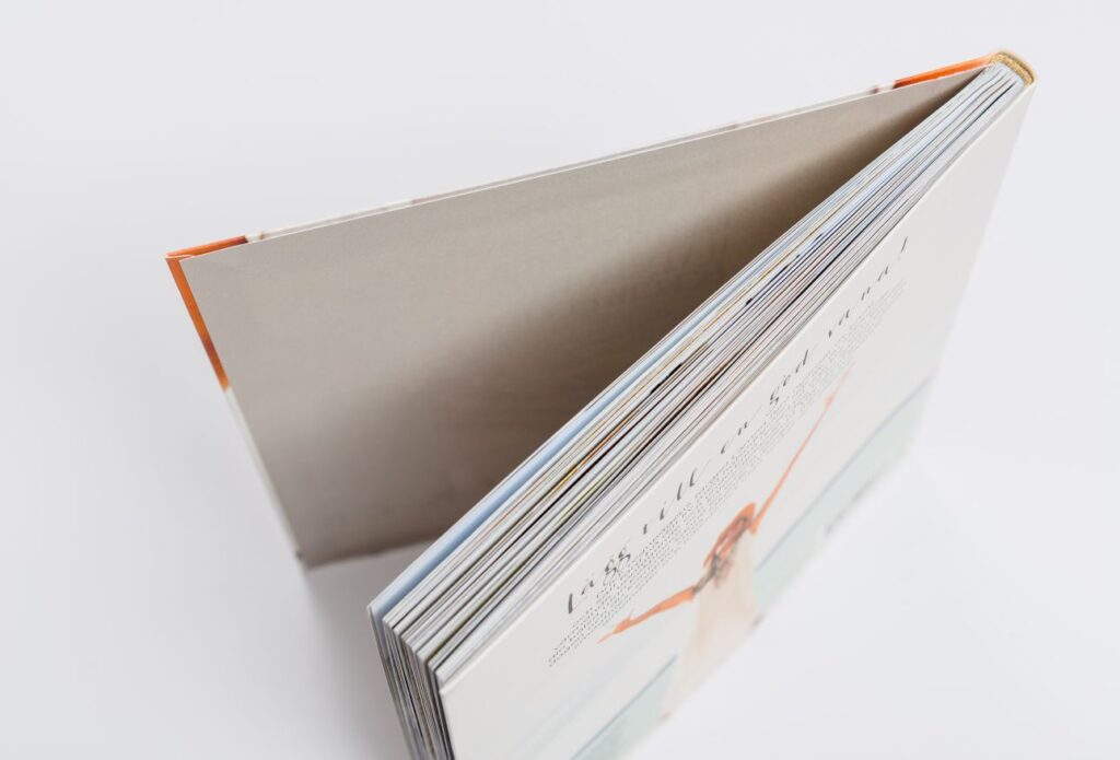 Covers and endpapers 2 - postpress machine